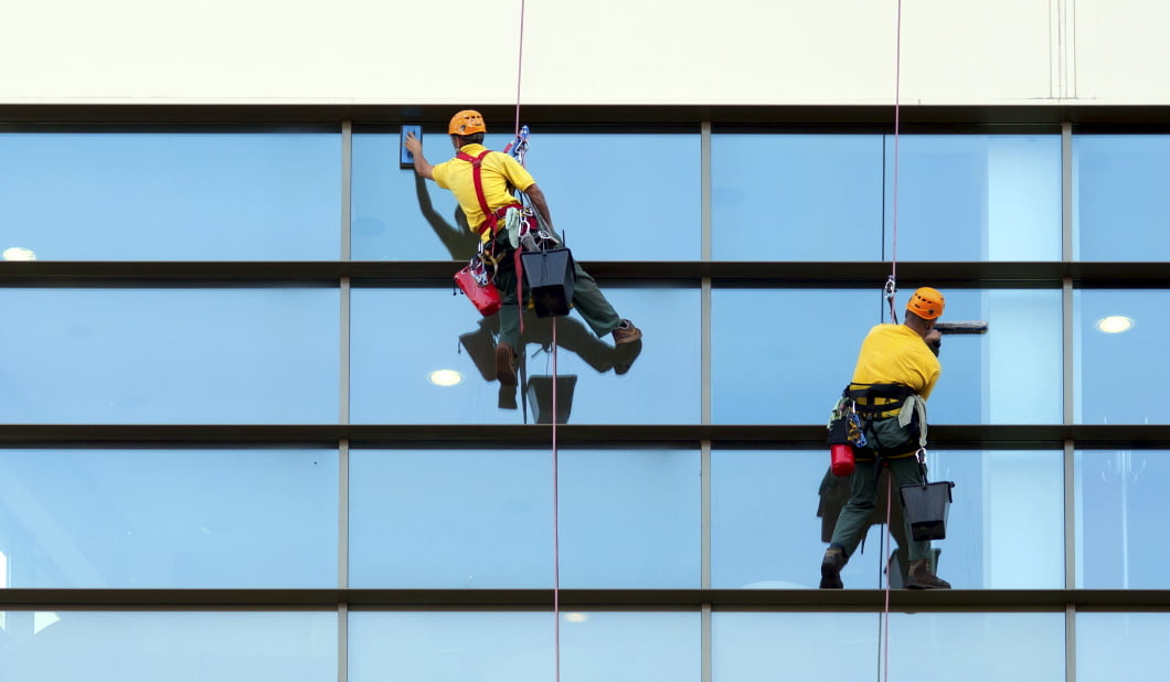 Sky’s The Limit For World’s First High-Rise Robot Window Cleaner