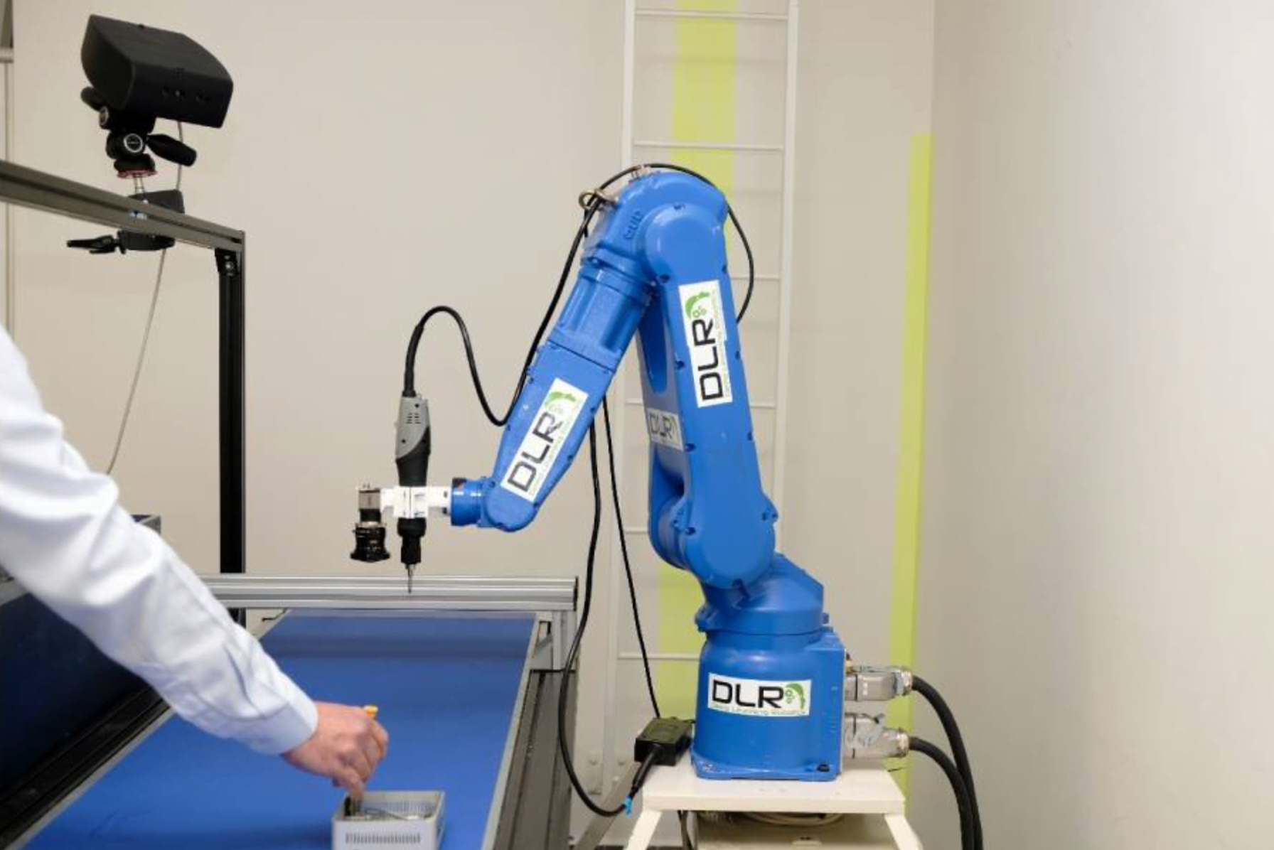 Watch And Learn: Robot Picks Up New Skills In Seconds