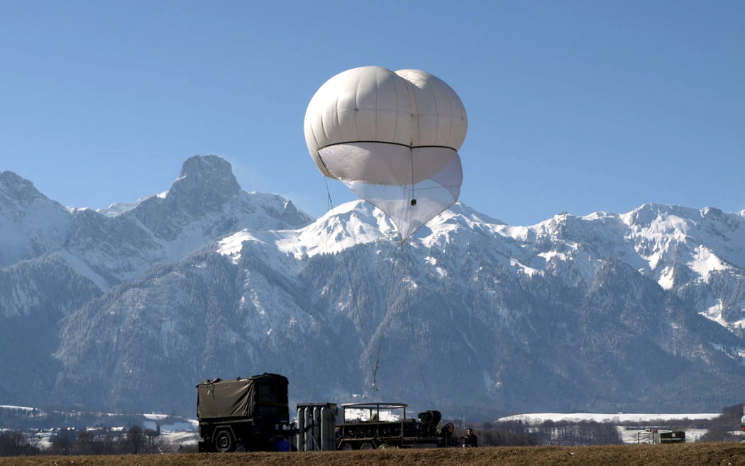 Chinese Spy Balloon: "Low Cost, Low Tech," Says Israeli Expert