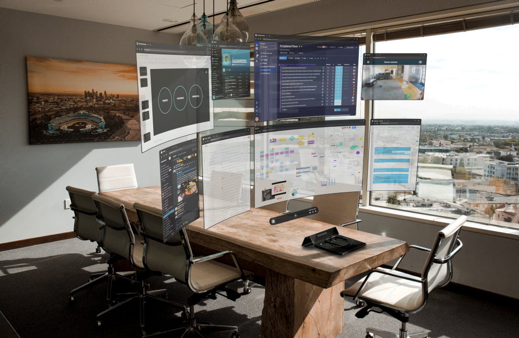 The Screenless Laptop … With A Dozen Virtual Screens