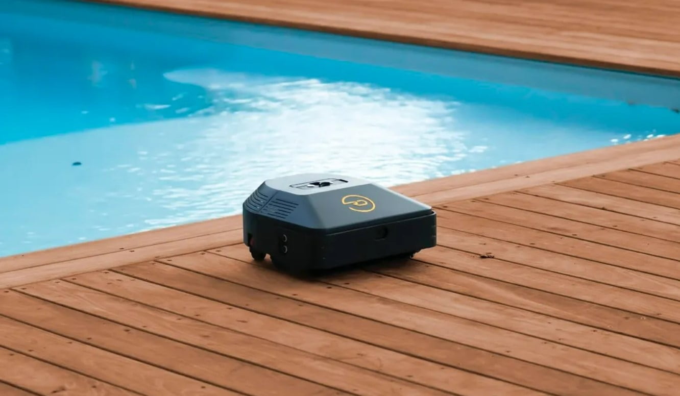 Little Robot Cleaner Keeps Outdoor Decking Shipshape