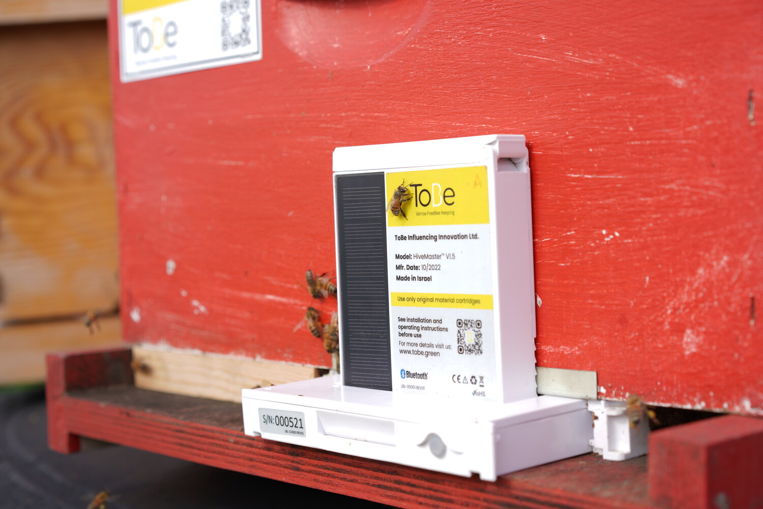 Bee Happy: New Device Protects Hives From Colony-Killing Mites